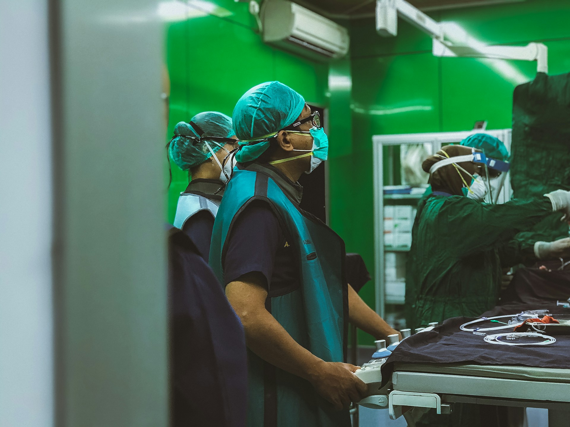 Wyjątkowa operacja w Gdyni. Usunięcie macicy bez nacinania brzucha ...